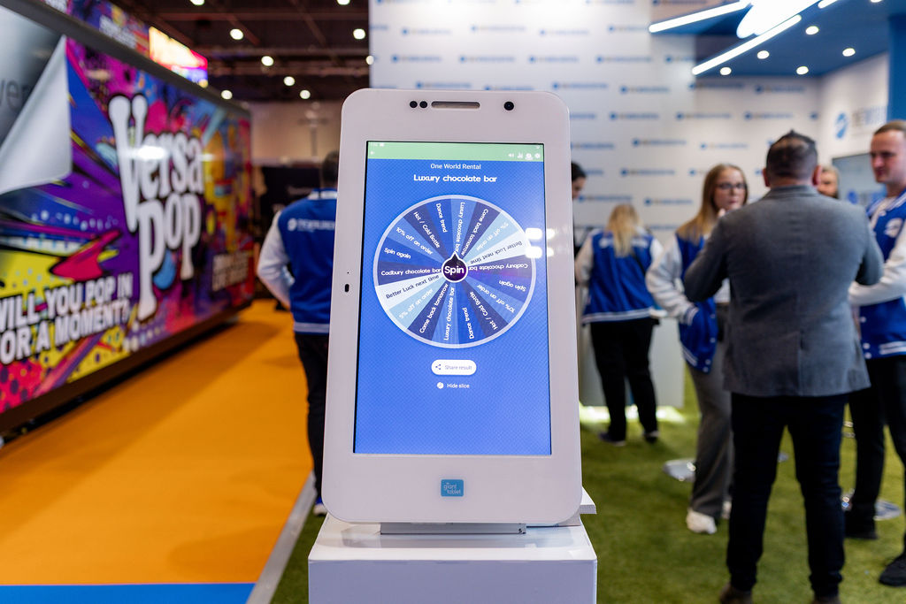 Giant iTab vs. Traditional Touch Screens: Which One is Best for Your ...